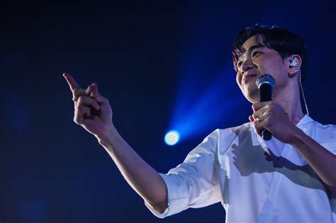 “ด้วยรักและแอบดี” เวทีใจฟูของ “แสตมป์” ชายกลางอัจฉริยะผู้ทำให้แฟนๆ ไม่ยอมกลับบ้าน Sanook Music