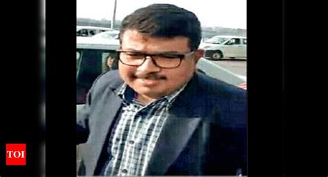 Now Cops Send Notice To Cbi Officer In Rs 45 Lakh Cheating Case