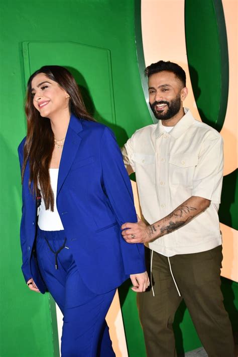 Sonam Kapoor Anand Ahuja Make First Public Appearance After Pregnancy