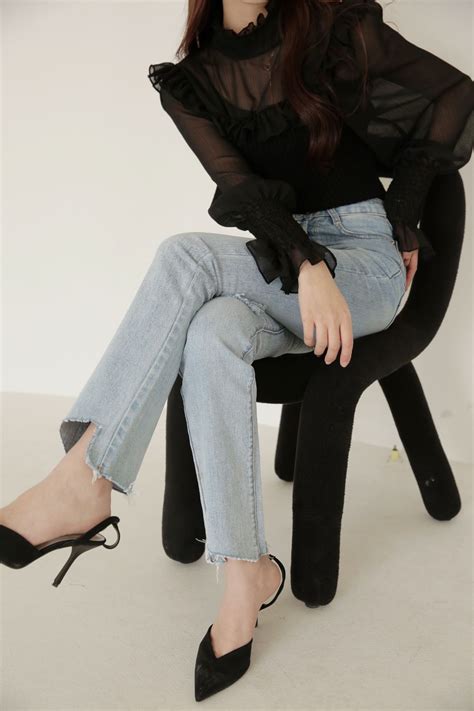 얼핏 네이처 채빈 비비지 여자친구 신비 착용 자체제작 일자핏 세미부츠컷 밑단 언발 아이스워싱 롱데님 청바지 에이블리