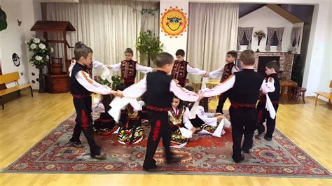 Хоро от Тракийска фолклорна област ОДЗ 79 Слънчице Iv а група Youtube