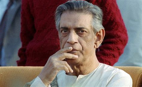 Satyajit Ray W 102 Rocznicę Urodzin Pełna Sala