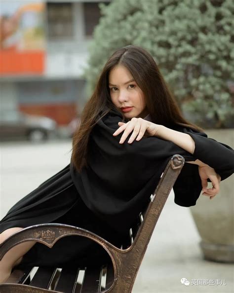 “垃圾小姐”摘得泰国环球小姐桂冠！父母都是清洁工，她一路走来自信绽放！财经头条