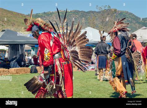 Native American Male Dancers At Pow Wow In Malibu California Stock Photo Alamy
