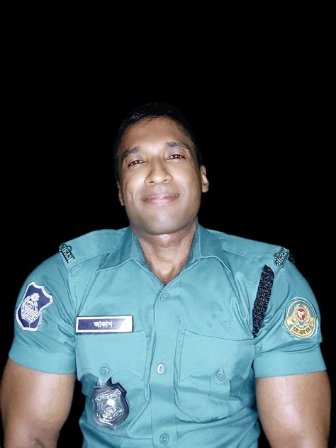 Akash হালকা পাতলা ফিটনেস্ থাকলে পোশাক ফিট করা লাগবে না পোশাক আপনাকে ফিট করবে।আর এটার জন্য