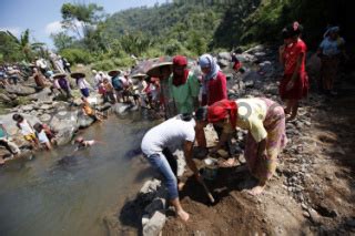 Membangun Pembangkit Listrik Tenaga Mikro Hidro DATATEMPO