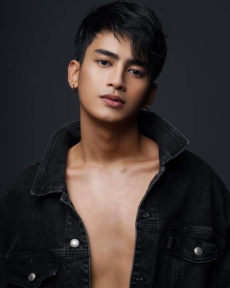 Get Your Shawtout From Kent Gonzales