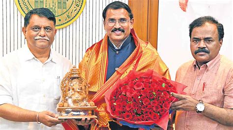 పట్టణ ప్రగతిలో సత్యనారాయణ విశేష కృషి Namasthe Telangana