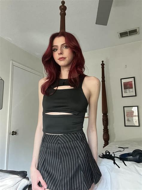 Do You Mind The Fact That Im Flat Chested R Croptopgirls