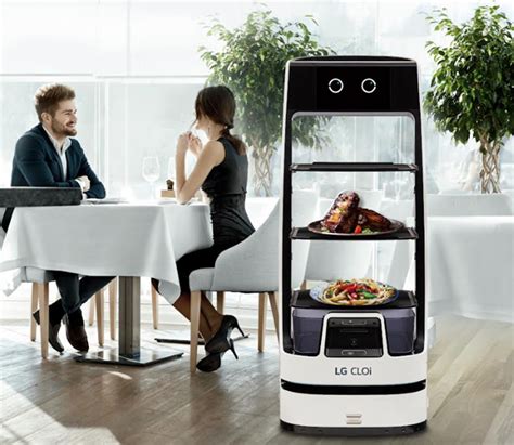 Компания LG представила робота официанта LG CLOi ServeBot 1 модель