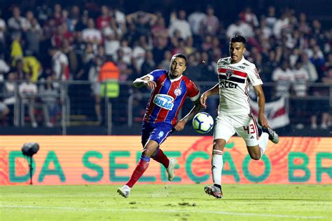 São Paulo x Bahia veja onde assistir escalações e arbitragem Jornal