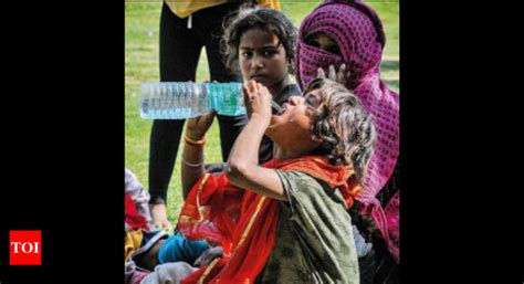 Gurgaon Weather Day Temperature Nears 30 Degree Celsius But Clear