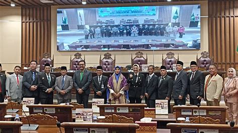 Hj Nurmala Dewi Dilantik Jadi Anggota DPRD Sumsel PAW Sisa Masa Jabatan