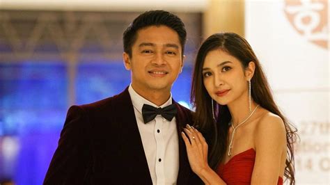 Potret Cantik Mikha Tambayong Kenakan Gaun Saat After Party Netizen