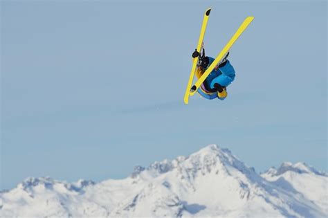 Premium Photo Skier