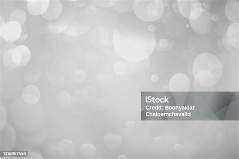 흐린 조명 배경 부드러운 빛 배경이있는 추상 보케 조명 보케 패턴 벽지 보케 배경 0명에 대한 스톡 사진 및 기타 이미지 0명 겨울 계절 Istock