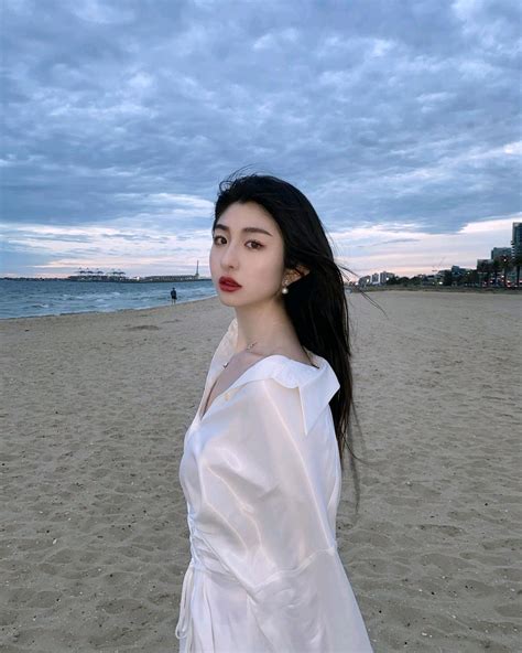 身材性感的大长腿美女模特写真 哔哩哔哩