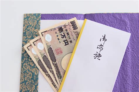 49日法要でのお布施の書き方や例文・文例・書式や言葉の意味などと記入例 文章や手紙などの書き方 書き方ラボ