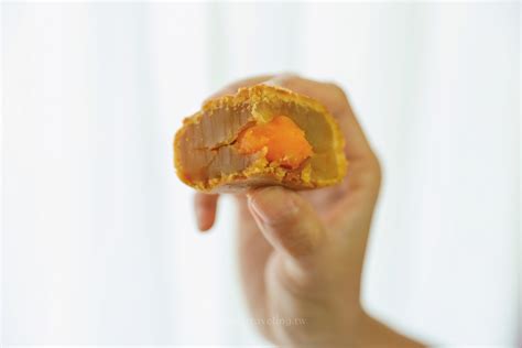 圓山大飯店月餅2023》國宴主廚的製餅工藝 不單是廣式月餅 還能變身音樂小夜燈 安啾愛旅遊 Line旅遊
