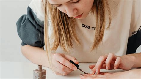 Say Goodbye To Nail Glue The Removal Guide BelleTag