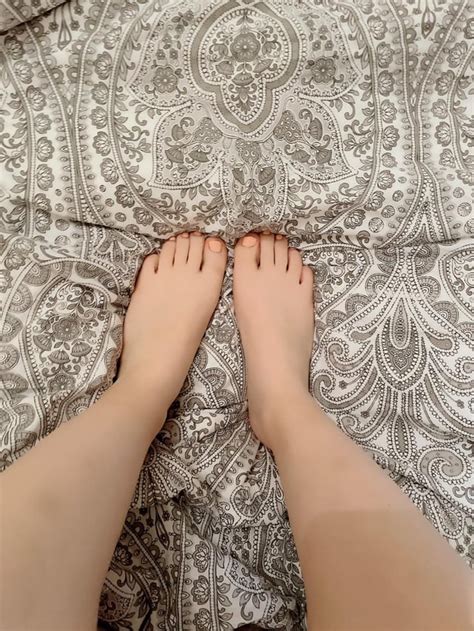 Do You Like My Tiny Feet Rratemyfeet