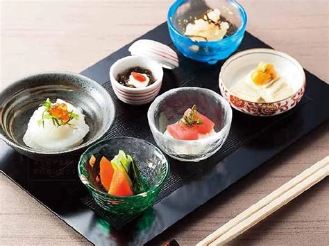 About The History Of Traditional Japanese Sake Bottles And Sake Cups