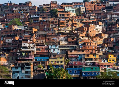 Barrios Los Barrios Marginales De Caracas Sobre La Ladera Caracas