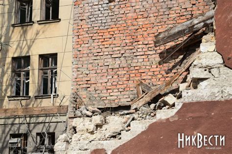 Ночной обстрел Николаева россияне разрушили медучреждение