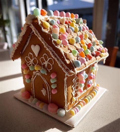 Gingerbread House 6 Tips For A Festive Masterpiece Vihaad Recettes
