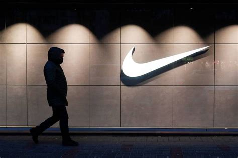 Nike罕見選在週五收盤發表財報 引起分析師關注 自由財經