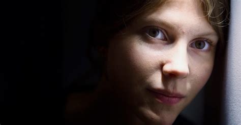 Eili Harboe Om Succession Rushprint