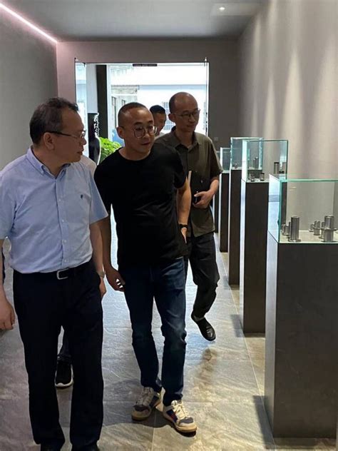 江北区政协副主席罗世均到美亚特精密传动部件有限公司参观考察 Dyzv 大连冶金 大连冶金轴承股份有限公司