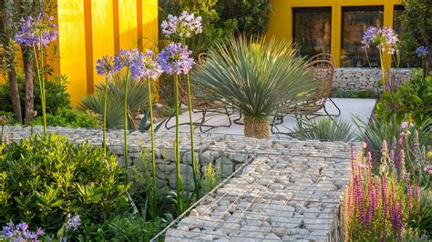 How To Lay Pebbles In Garden Fasci Garden