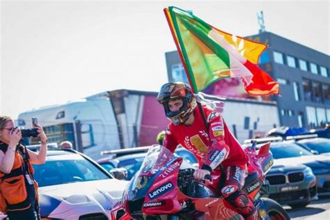 Para Juara Dunia Era MotoGP Yang Gunakan Nomor 1