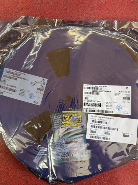 MCP T E MF Analog To Digital Converters ADC Bit Delta Sigma ADC Dual Chan Sps