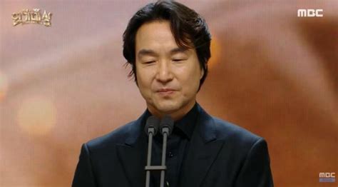 넌 배우가 더 어울려”괌 참사로 선배 잃은 한석규 대상받고 끝내 눈물 흘렸다