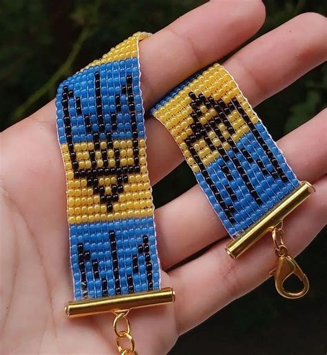 Патріотичний браслет з бісеру