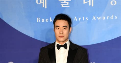 포토 남자조연상 후보로 백상예술대상 참석하는 배성우
