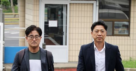 경찰 출석하는 부승찬 전 국방부 대변인