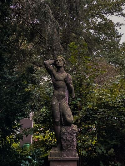 I Enjoy Romantic Walks Around The Local Cemetery Tumbex