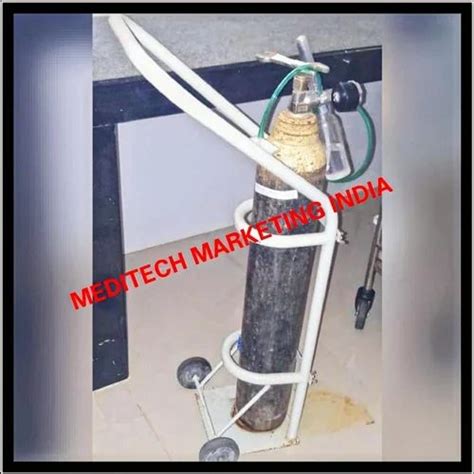 White Medical Oxygen Cylinder Stand For Hospital Home At Rs 1600 In Kolkata