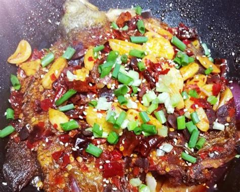 【干锅鲈鱼的做法步骤图，干锅鲈鱼怎么做好吃】豆妈美食馆下厨房