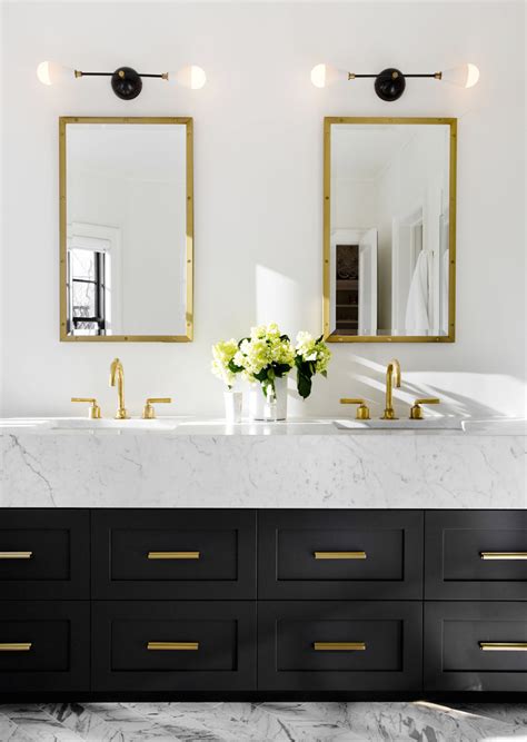18 Gorgeous Marble Bathrooms With Brass And Gold Fixtures