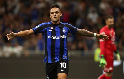 Photo Inter Striker Lautaro Martinez Celebrates Win Over Fiorentina