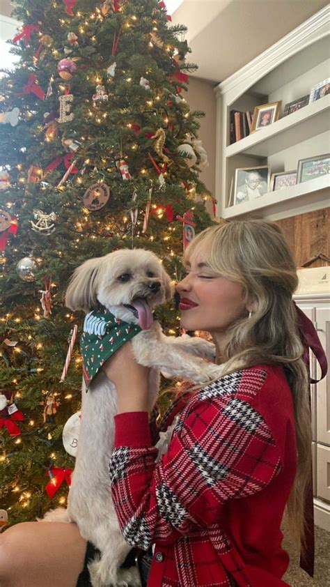 Sabrina Carpenter In Short Christmas Skirt 6 Photos The Fappening
