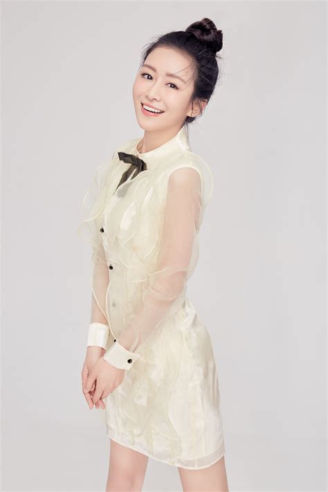 杨安琪全新写真曝光 清新少女灵气动人