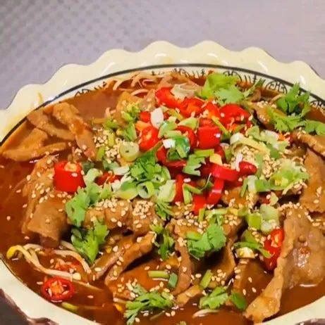 水煮牛肉滑嫩的秘诀照着做牛肉又嫩又滑非常美味 豆芽