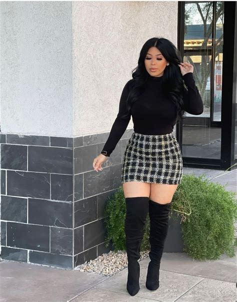 Pin De Dr Chambritas En Skirt Vestidos Con Botas Altas Moda De Ropa