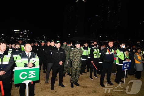 원주시 자율방범 합동순찰대 개학 맞아 기업도시 통학로 순찰 뉴스1