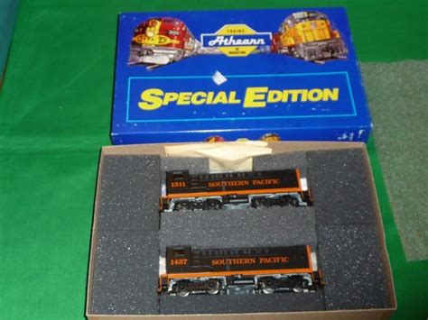 Ho Scale Athearn Special Edition Southern Pacific Sp Powered S12